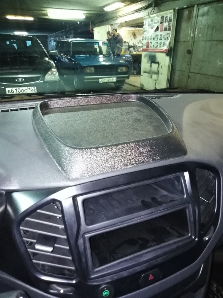 Купить Накладка-органайзер на панель приборов LADA VESTA по низкой цене ...